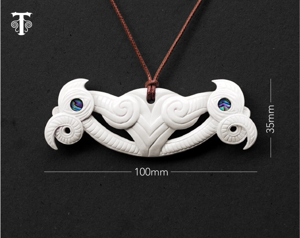Hei Pekapeka Bone Pendant - Maori Status Necklace – Tuwharetoa Bone